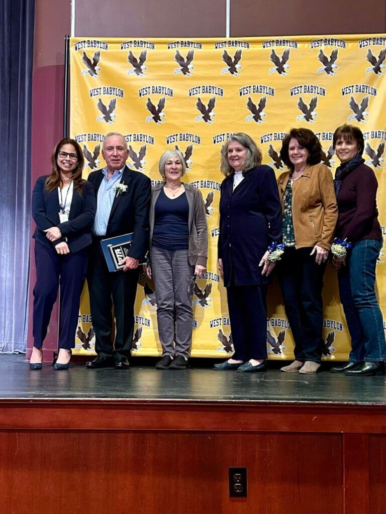 West Babylon PTA honors the West Babylon Alumni Foundation at Founders ...